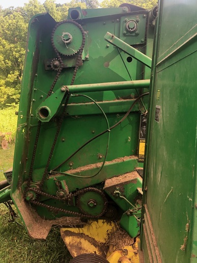 John Deere 330 vs 335 Baler - Whats Different | Yesterday's Tractors Forums