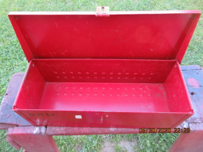 tool boxes on old tractors | Yesterday's Tractors Forums