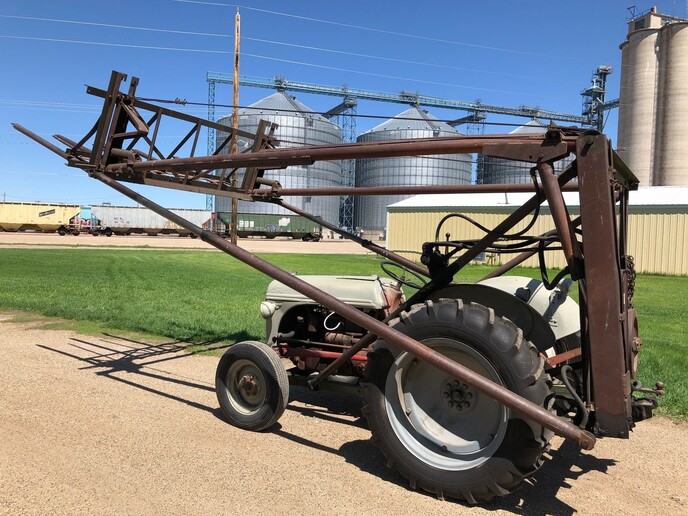 8N ford with a Farmhand loader? | Yesterday's Tractors Forums