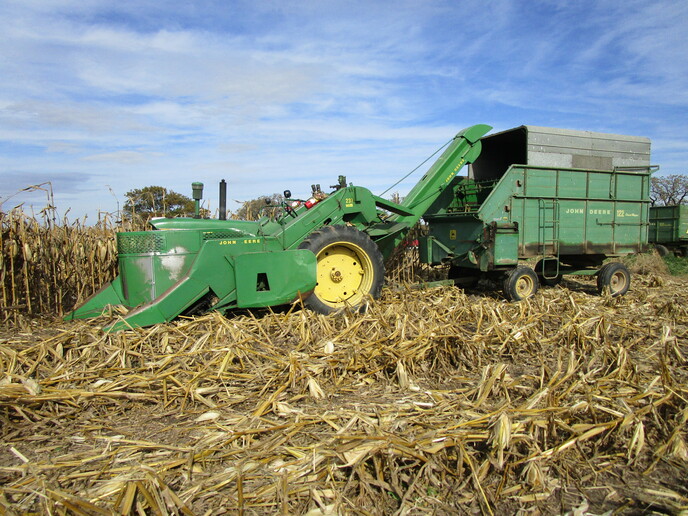From sheet metal to Oliver corn picker! | Yesterday's Tractors Forums
