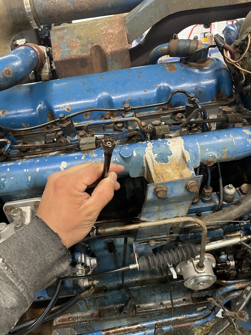 Ford 7710 mystery fuel return line | Yesterday's Tractors Forums