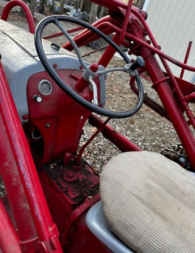 Dearborn loader has pin bucket release. | Yesterday's Tractors Forums