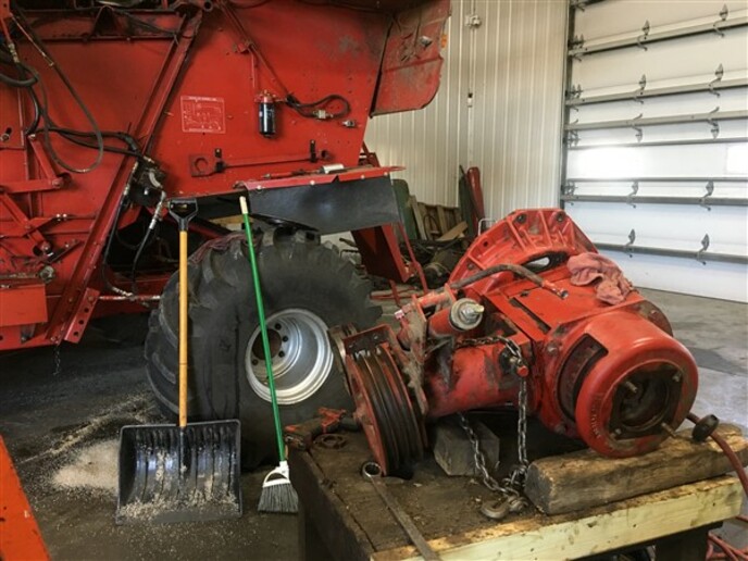 CIH 1660 combine pto removal | Yesterday's Tractors Forums