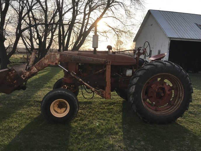 Farmall M with 1701 Ldr | Yesterday's Tractors Forums