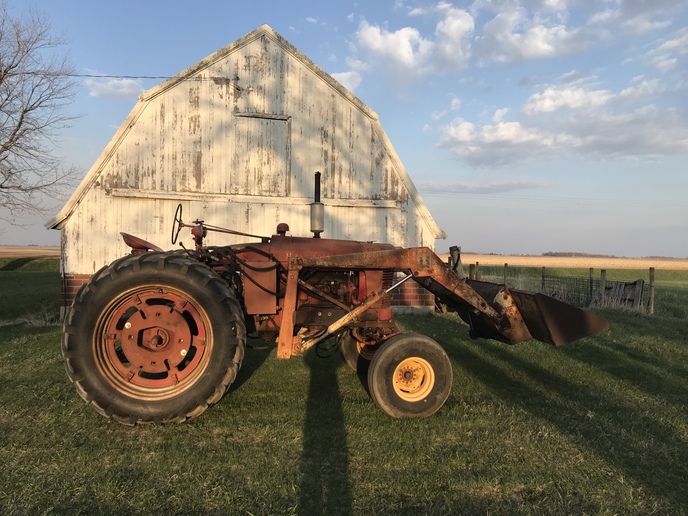 Farmall M with 1701 Ldr | Yesterday's Tractors Forums