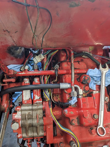 IH 684 Loader Plumbing | Yesterday's Tractors Forums