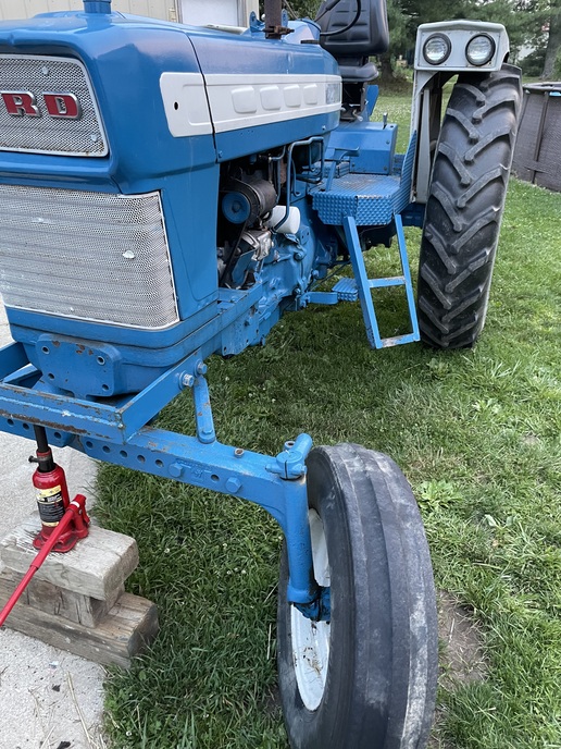 Ford 4200 wide front | Yesterday's Tractors Forums