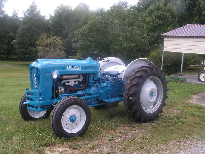 Ford 2000 needs restoration | Yesterday's Tractors Forums
