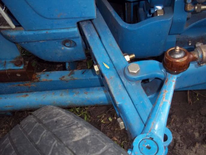 Ford 3000 front axle (steering knee) question | Yesterday's Tractors Forums