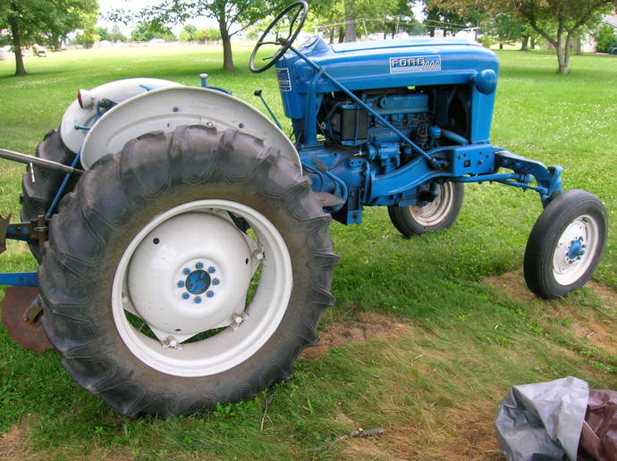 Ford offset cultivating tractor? | Yesterday's Tractors Forums