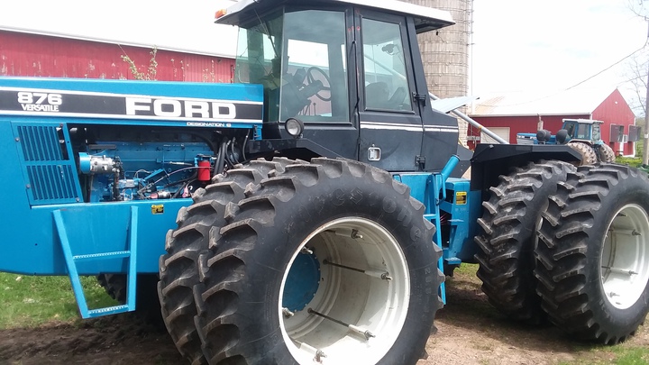 Ford /Versatile 876 - Yesterday's Tractors