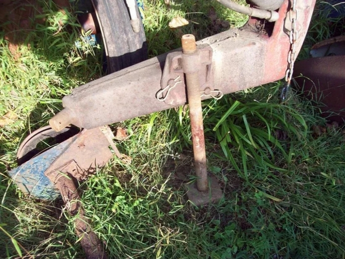 Ford One arm loader | Yesterday's Tractors Forums