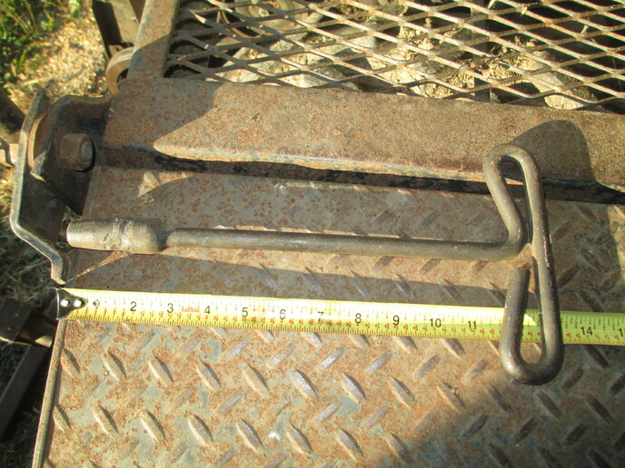Gleaner header latch tool | Yesterday's Tractors Forums