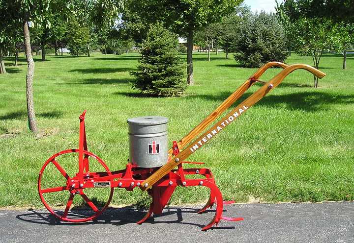 Horse Drawn One Row Planter