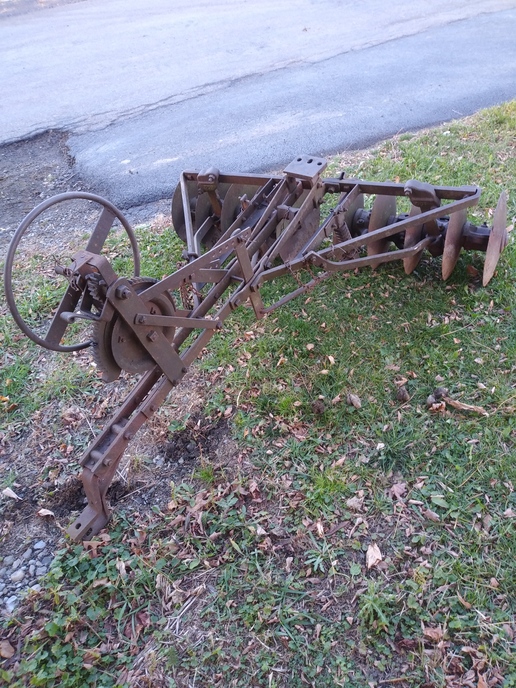 Antique disc harrow | Yesterday's Tractors Forums