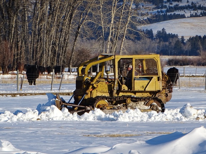 AC HD-6B Plowing Snow | Yesterday's Tractors Forums