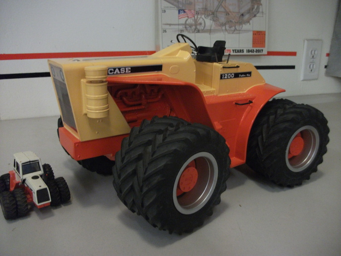 biggest and smallest Case | Yesterday's Tractors Forums