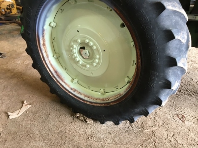 Painting rear rims on an Oliver | Yesterday's Tractors Forums
