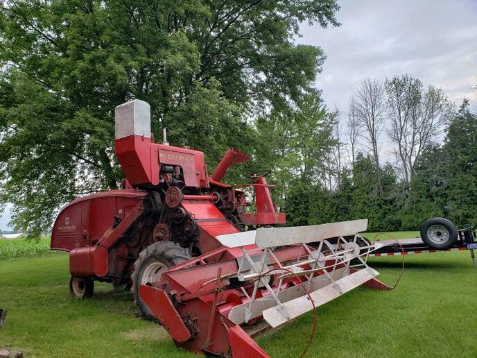 IH 141 harvester-thresher | Yesterday's Tractors Forums